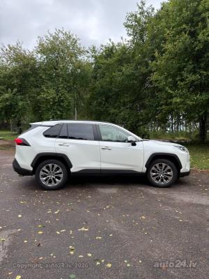 White Toyota RAV4 2019 in Maardu, with an engine capacity of 2.00 L and mileage of 76 thousand km for 27000 €, photo 6 on AUTOMOTO.COM.LV