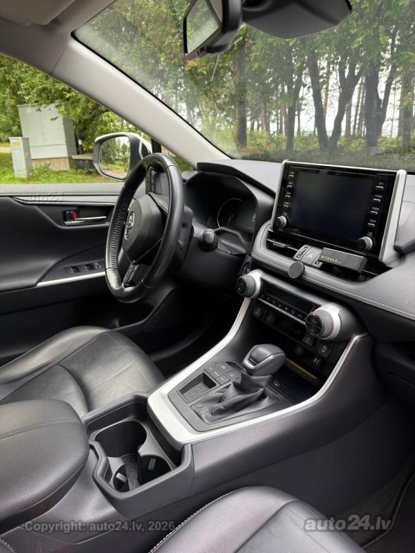 Balts Toyota RAV4 2019 Mardu, ar dzinēja tilpumu 2.00 L un nobraukumu 76 tūkst. km par 27000 €, foto 8 vietnē AUTOMOTO.COM.LV