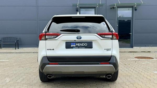 Balts Toyota RAV4 2019 Viļņa, ar dzinēja tilpumu 2.49 L un nobraukumu 133 tūkst. km par 25990 €, foto 8 vietnē AUTOMOTO.COM.LV