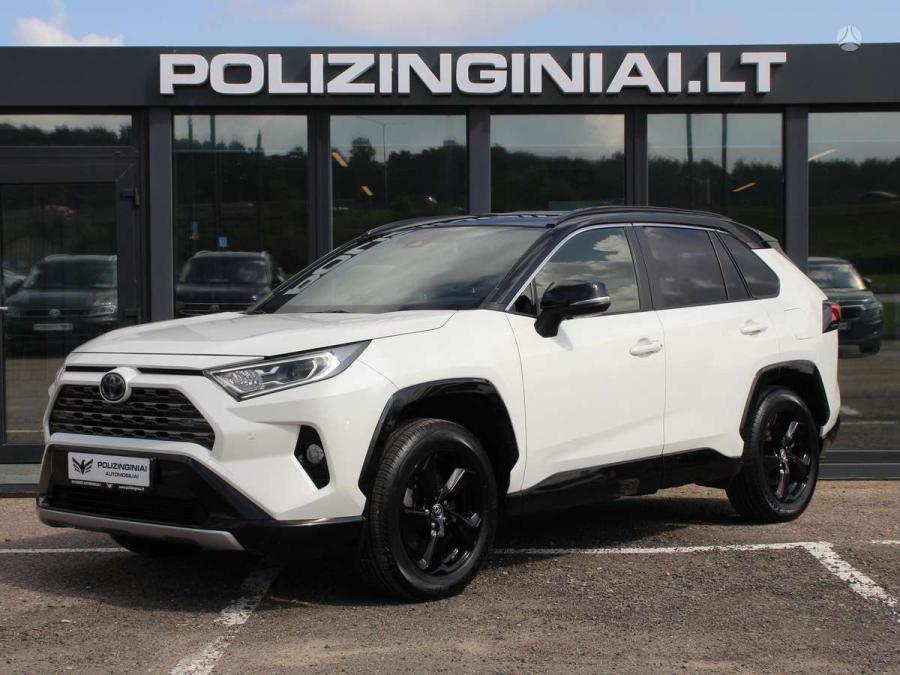 White Toyota RAV4 2019 in Vilnius, with an engine capacity of 2.49 L and mileage of 229 thousand km for 21000 €, photo 1 on AUTOMOTO.COM.LV