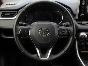 White Toyota RAV4 2019 in Vilnius, with an engine capacity of 2.49 L and mileage of 229 thousand km for 21000 €, photo 7 on AUTOMOTO.COM.LV