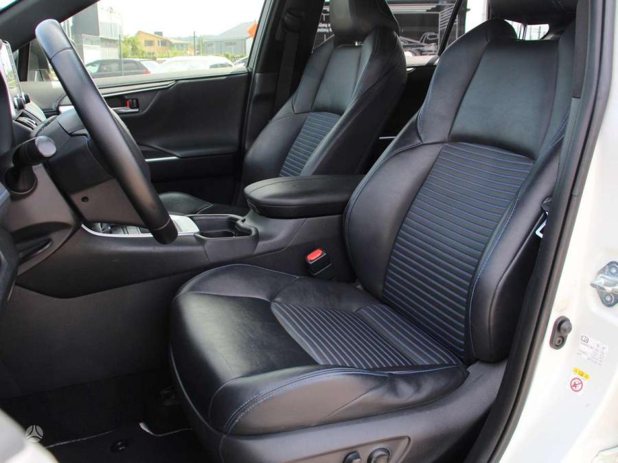 White Toyota RAV4 2019 in Vilnius, with an engine capacity of 2.49 L and mileage of 229 thousand km for 21000 €, photo 15 on AUTOMOTO.COM.LV