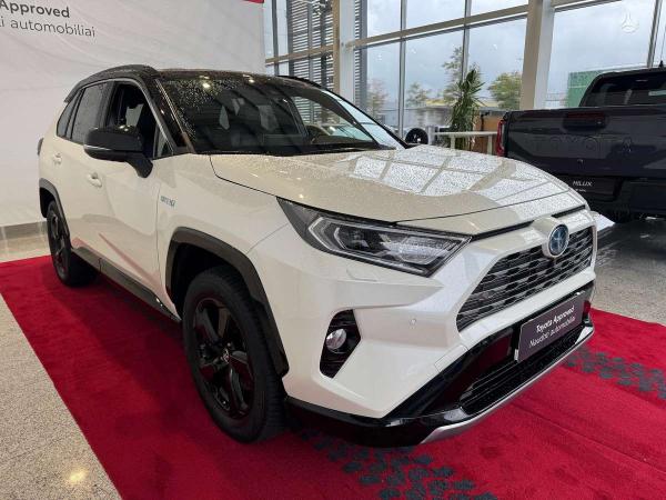 Balts Toyota RAV4 2019 Šauļi, ar dzinēja tilpumu 2.49 L un nobraukumu 71 tūkst. km par 29900 €, foto 3 vietnē AUTOMOTO.COM.LV
