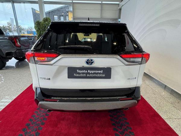 Balts Toyota RAV4 2019 Šauļi, ar dzinēja tilpumu 2.49 L un nobraukumu 71 tūkst. km par 29900 €, foto 7 vietnē AUTOMOTO.COM.LV