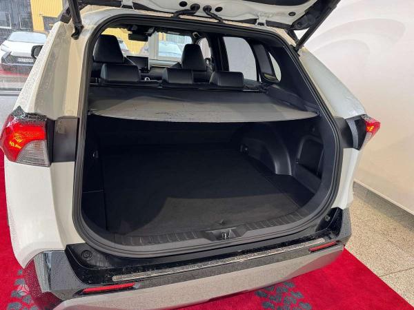 Balts Toyota RAV4 2019 Šauļi, ar dzinēja tilpumu 2.49 L un nobraukumu 71 tūkst. km par 29900 €, foto 8 vietnē AUTOMOTO.COM.LV