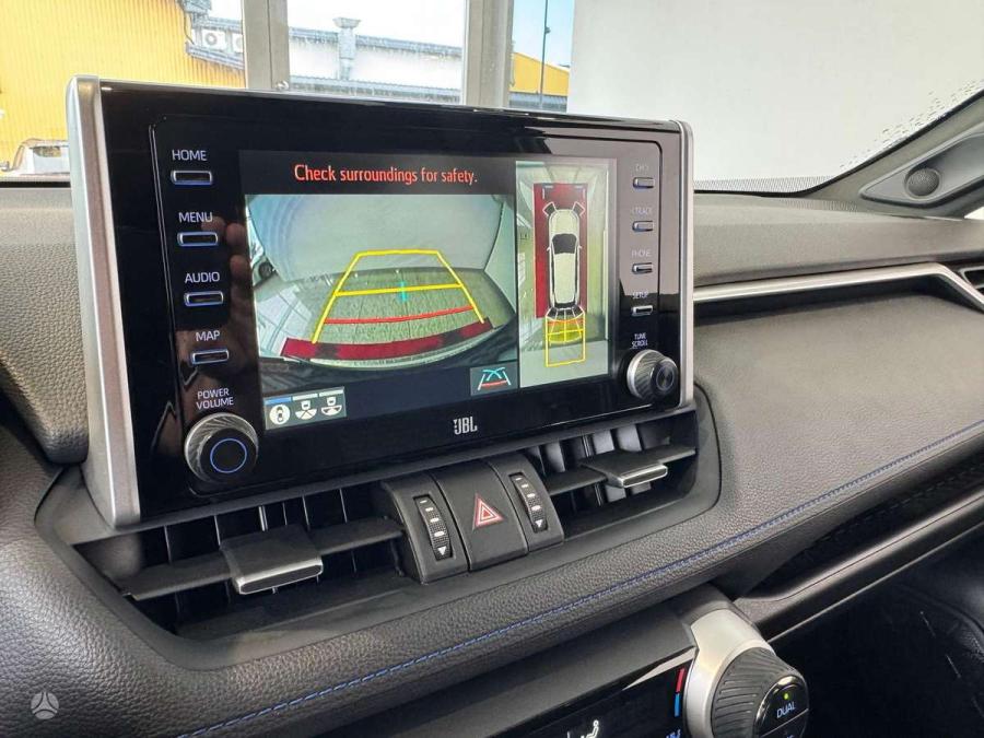 White Toyota RAV4 2019 in Siauliai, with an engine capacity of 2.49 L and mileage of 71 thousand km for 29900 €, photo 21 on AUTOMOTO.COM.LV