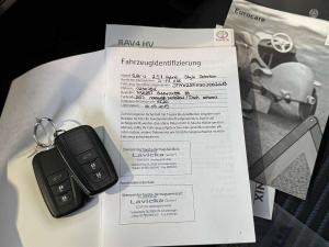 White Toyota RAV4 2019 in Siauliai, with an engine capacity of 2.49 L and mileage of 71 thousand km for 29900 €, photo 29 on AUTOMOTO.COM.LV
