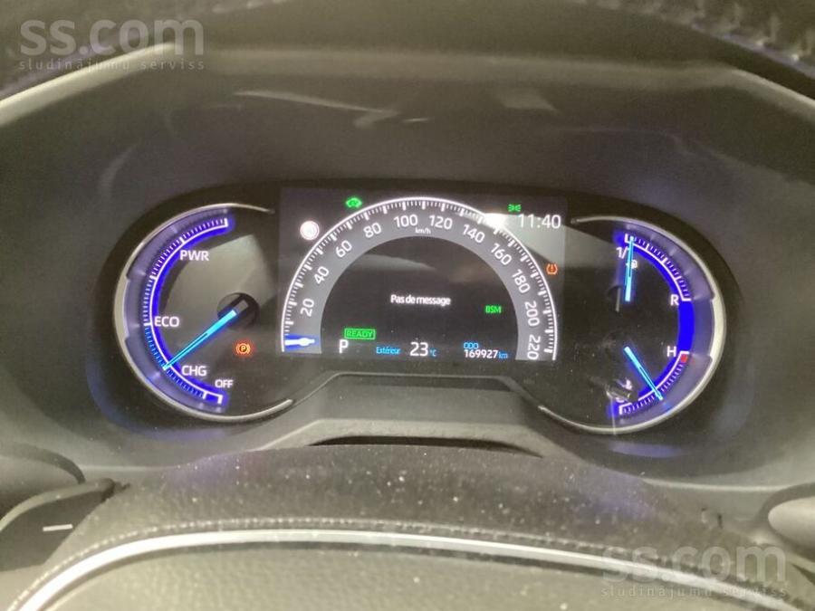 White Toyota RAV4 2019 in Daugavpils, with an engine capacity of 2.50 L and mileage of 170 thousand km for 26400 €, photo 13 on AUTOMOTO.COM.LV
