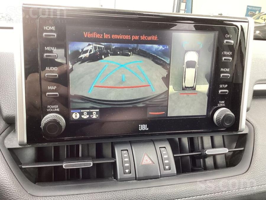 White Toyota RAV4 2019 in Daugavpils, with an engine capacity of 2.50 L and mileage of 170 thousand km for 26400 €, photo 15 on AUTOMOTO.COM.LV