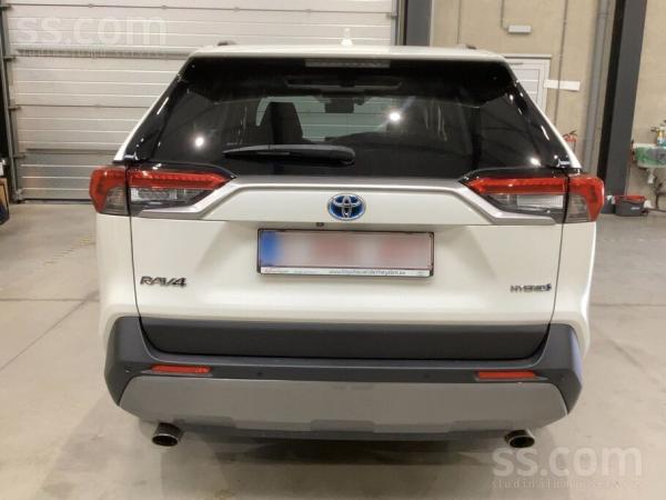 Balts Toyota RAV4 2019 Daugavpils, ar dzinēja tilpumu 2.50 L un nobraukumu 170 tūkst. km par 26400 €, foto 5 vietnē AUTOMOTO.COM.LV