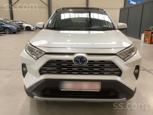 Balts Toyota RAV4 2019 Daugavpils, ar dzinēja tilpumu 2.50 L un nobraukumu 170 tūkst. km par 26400 €, foto 6 vietnē AUTOMOTO.COM.LV