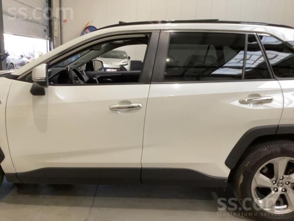 Balts Toyota RAV4 2019 Daugavpils, ar dzinēja tilpumu 2.50 L un nobraukumu 170 tūkst. km par 26400 €, foto 7 vietnē AUTOMOTO.COM.LV