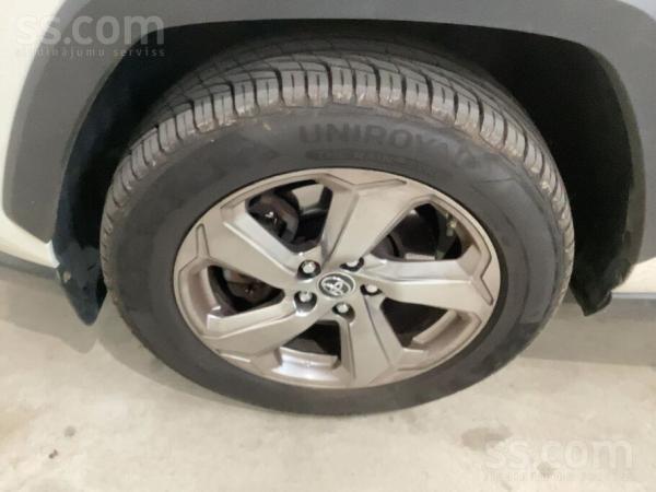 Balts Toyota RAV4 2019 Daugavpils, ar dzinēja tilpumu 2.50 L un nobraukumu 170 tūkst. km par 26400 €, foto 9 vietnē AUTOMOTO.COM.LV