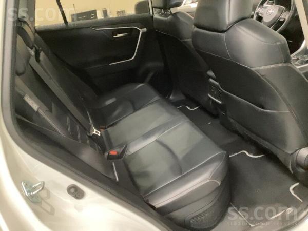 Balts Toyota RAV4 2019 Daugavpils, ar dzinēja tilpumu 2.50 L un nobraukumu 170 tūkst. km par 26400 €, foto 11 vietnē AUTOMOTO.COM.LV