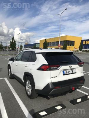 Balts Toyota RAV4 2019 Rīga, ar dzinēja tilpumu 2.00 L un nobraukumu 177 tūkst. km par 21500 €, foto 4 vietnē AUTOMOTO.COM.LV