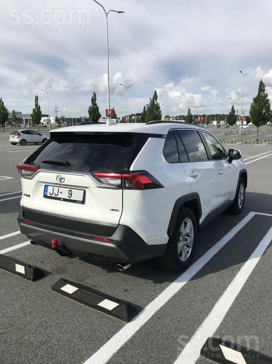 Balts Toyota RAV4 2019 Rīga, ar dzinēja tilpumu 2.00 L un nobraukumu 177 tūkst. km par 21500 €, foto 5 vietnē AUTOMOTO.COM.LV