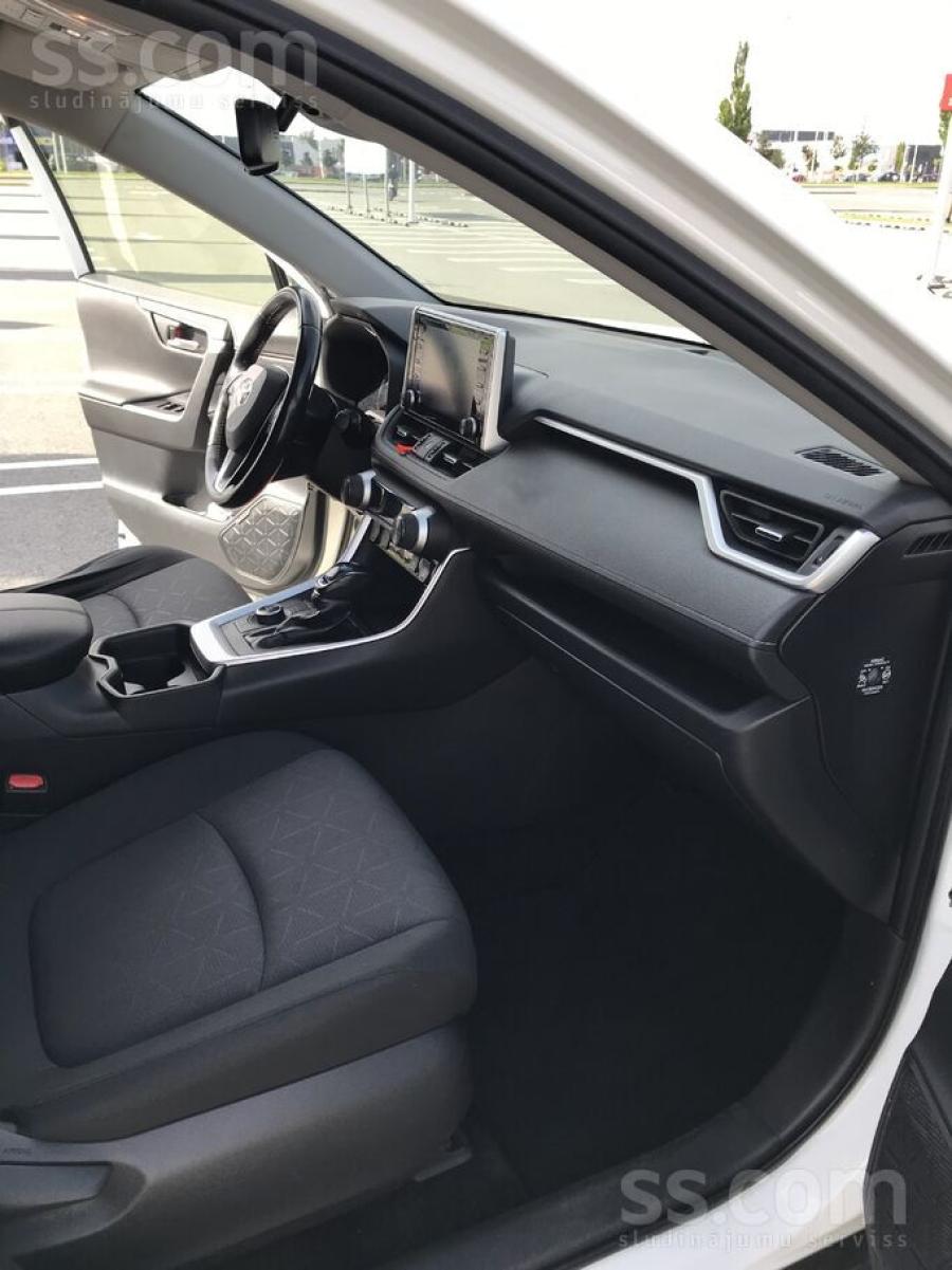 Balts Toyota RAV4 2019 Rīga, ar dzinēja tilpumu 2.00 L un nobraukumu 177 tūkst. km par 21500 €, foto 7 vietnē AUTOMOTO.COM.LV