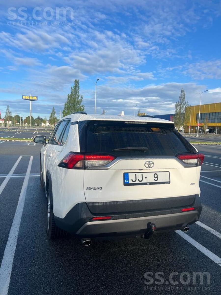 Balts Toyota RAV4 2019 Rīga, ar dzinēja tilpumu 2.00 L un nobraukumu 177 tūkst. km par 21500 €, foto 14 vietnē AUTOMOTO.COM.LV
