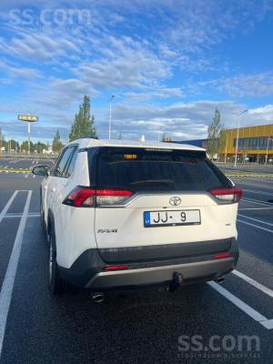 Balts Toyota RAV4 2019 Rīga, ar dzinēja tilpumu 2.00 L un nobraukumu 177 tūkst. km par 21500 €, foto 15 vietnē AUTOMOTO.COM.LV