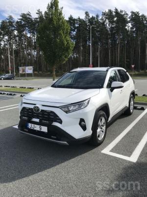 Balts Toyota RAV4 2019 Rīga, ar dzinēja tilpumu 2.00 L un nobraukumu 177 tūkst. km par 21500 €, foto 1 vietnē AUTOMOTO.COM.LV