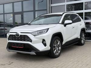 White Toyota RAV4 2019 in Vilnius, with an engine capacity of 1.99 L and mileage of 100 thousand km for 24000 €, photo 3 on AUTOMOTO.COM.LV