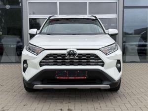 White Toyota RAV4 2019 in Vilnius, with an engine capacity of 1.99 L and mileage of 100 thousand km for 24000 €, photo 4 on AUTOMOTO.COM.LV