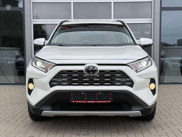 Balts Toyota RAV4 2019 Viļņa, ar dzinēja tilpumu 1.99 L un nobraukumu 100 tūkst. km par 24000 €, foto 5 vietnē AUTOMOTO.COM.LV