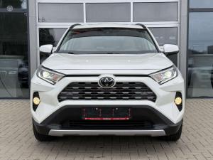 White Toyota RAV4 2019 in Vilnius, with an engine capacity of 1.99 L and mileage of 100 thousand km for 24000 €, photo 5 on AUTOMOTO.COM.LV