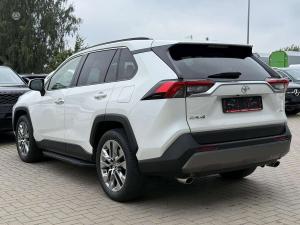 White Toyota RAV4 2019 in Vilnius, with an engine capacity of 1.99 L and mileage of 100 thousand km for 24000 €, photo 12 on AUTOMOTO.COM.LV