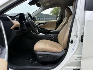 White Toyota RAV4 2019 in Vilnius, with an engine capacity of 1.99 L and mileage of 100 thousand km for 24000 €, photo 20 on AUTOMOTO.COM.LV