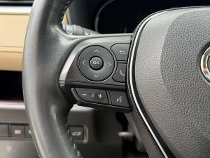 White Toyota RAV4 2019 in Vilnius, with an engine capacity of 1.99 L and mileage of 100 thousand km for 24000 €, photo 47 on AUTOMOTO.COM.LV