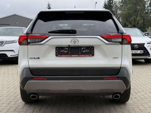 White Toyota RAV4 2019 in Vilnius, with an engine capacity of 1.99 L and mileage of 100 thousand km for 24000 €, photo 54 on AUTOMOTO.COM.LV