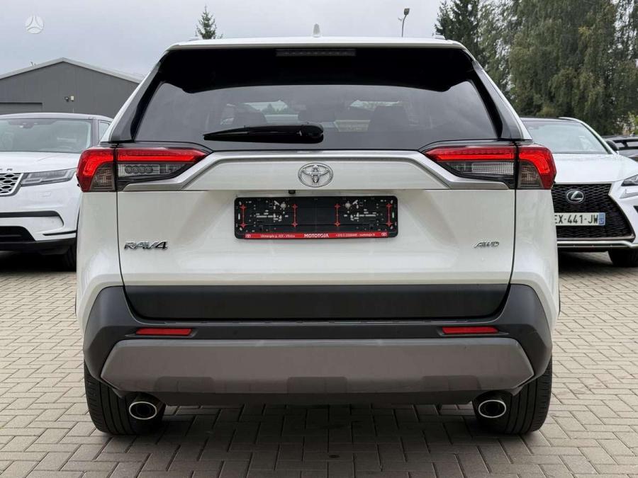 White Toyota RAV4 2019 in Vilnius, with an engine capacity of 1.99 L and mileage of 100 thousand km for 24000 €, photo 54 on AUTOMOTO.COM.LV