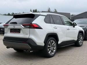 White Toyota RAV4 2019 in Vilnius, with an engine capacity of 1.99 L and mileage of 100 thousand km for 24000 €, photo 57 on AUTOMOTO.COM.LV