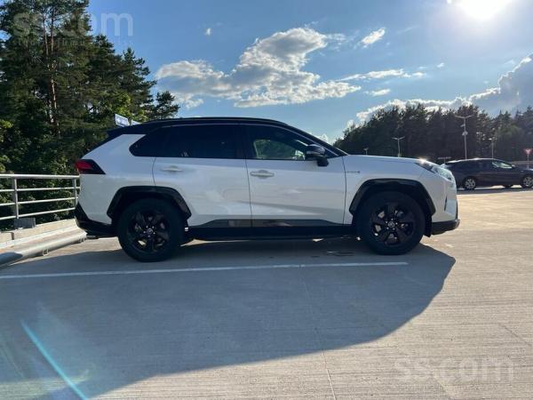 Balts Toyota RAV4 2019 Rīga, ar dzinēja tilpumu 2.50 L un nobraukumu 86 tūkst. km par 28500 €, foto 4 vietnē AUTOMOTO.COM.LV