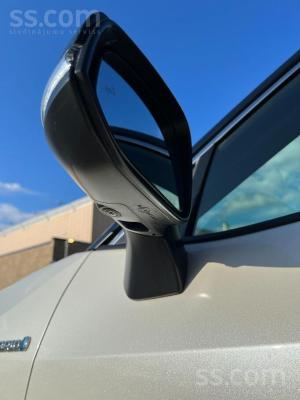 White Toyota RAV4 2019 in Riga, with an engine capacity of 2.50 L and mileage of 86 thousand km for 28500 €, photo 9 on AUTOMOTO.COM.LV