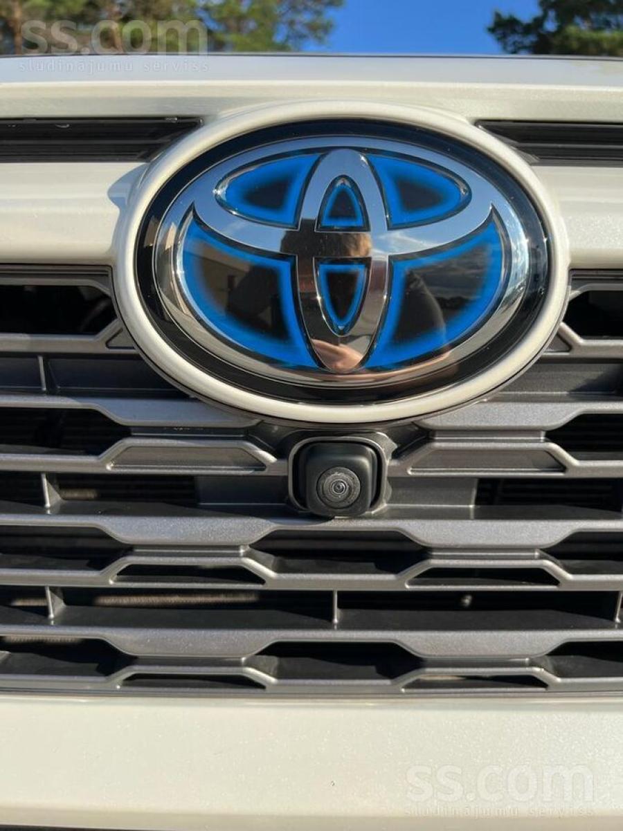 White Toyota RAV4 2019 in Riga, with an engine capacity of 2.50 L and mileage of 86 thousand km for 28500 €, photo 10 on AUTOMOTO.COM.LV