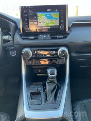 White Toyota RAV4 2019 in Riga, with an engine capacity of 2.50 L and mileage of 86 thousand km for 28500 €, photo 13 on AUTOMOTO.COM.LV