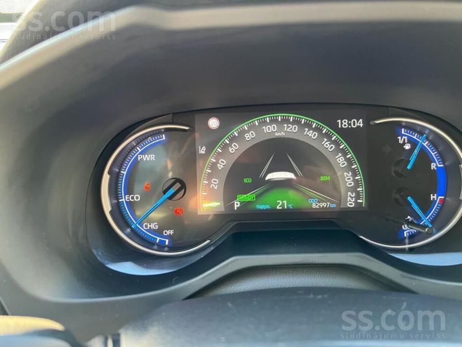 White Toyota RAV4 2019 in Riga, with an engine capacity of 2.50 L and mileage of 86 thousand km for 28500 €, photo 16 on AUTOMOTO.COM.LV