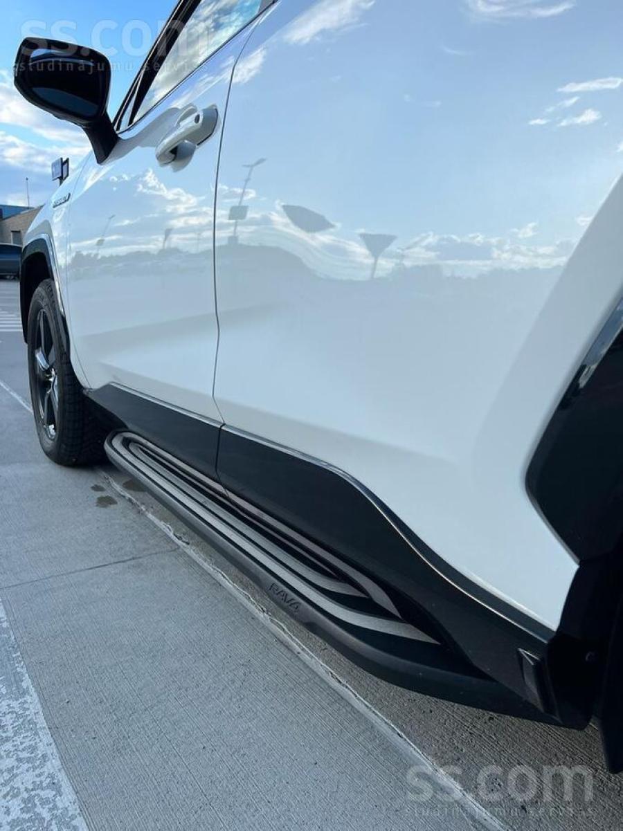 White Toyota RAV4 2019 in Riga, with an engine capacity of 2.50 L and mileage of 86 thousand km for 28500 €, photo 18 on AUTOMOTO.COM.LV