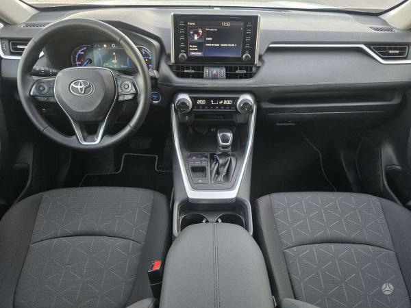 Toyota RAV4 2019 Panevēža vietnē Balts Toyota RAV4 2019 Panevēža, ar dzinēja tilpumu 2.49 L un nobraukumu 294 tūkst. km par 16299 €, foto 11 vietnē AUTOMOTO.COM.LV