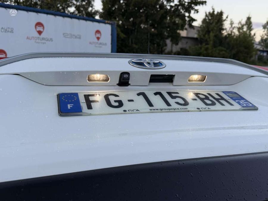 Белый Тойота РАВ 4 2019 в Таураге, объемом двигателя 2.49 л и пробегом 149 тыс. км за 24800 €, фото 44 на AUTOMOTO.COM.LV