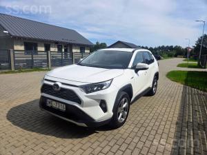 Balts Toyota RAV4 2019 Rīga, ar dzinēja tilpumu 2.50 L un nobraukumu 184 tūkst. km par 24900 €, foto  vietnē AUTOMOTO.COM.LV