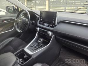Balts Toyota RAV4 2019 Rīga, ar dzinēja tilpumu 2.50 L un nobraukumu 184 tūkst. km par 24900 €, foto 7 vietnē AUTOMOTO.COM.LV