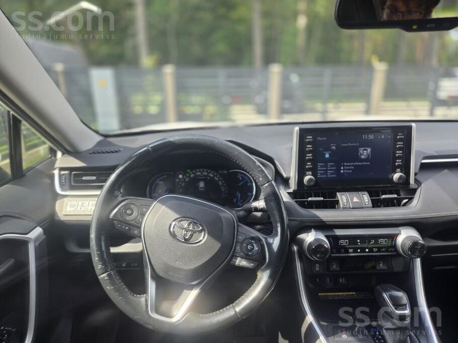 Balts Toyota RAV4 2019 Rīga, ar dzinēja tilpumu 2.50 L un nobraukumu 184 tūkst. km par 24900 €, foto 8 vietnē AUTOMOTO.COM.LV