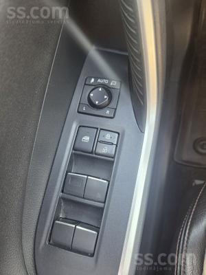 Balts Toyota RAV4 2019 Rīga, ar dzinēja tilpumu 2.50 L un nobraukumu 184 tūkst. km par 24900 €, foto 12 vietnē AUTOMOTO.COM.LV