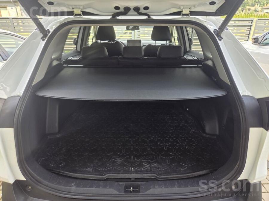 Balts Toyota RAV4 2019 Rīga, ar dzinēja tilpumu 2.50 L un nobraukumu 184 tūkst. km par 24900 €, foto 14 vietnē AUTOMOTO.COM.LV