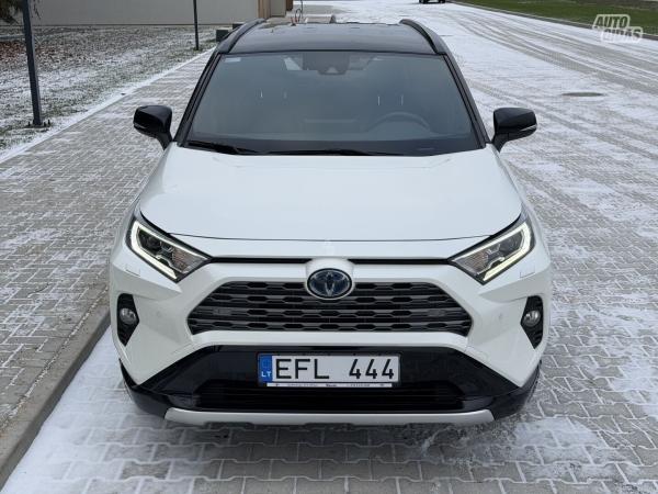 Balts Toyota RAV4 2020 Šauļi, ar dzinēja tilpumu 2.50 L un nobraukumu 67 tūkst. km par 30000 €, foto 2 vietnē AUTOMOTO.COM.LV