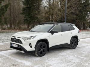 Balts Toyota RAV4 2020 Šauļi, ar dzinēja tilpumu 2.50 L un nobraukumu 67 tūkst. km par 30000 €, foto 3 vietnē AUTOMOTO.COM.LV