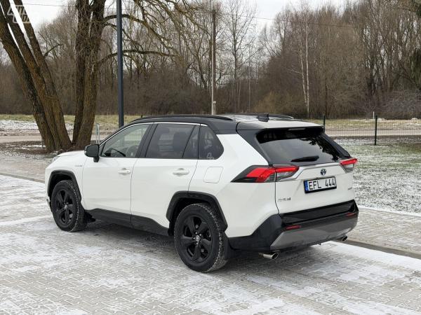 Balts Toyota RAV4 2020 Šauļi, ar dzinēja tilpumu 2.50 L un nobraukumu 67 tūkst. km par 30000 €, foto 5 vietnē AUTOMOTO.COM.LV